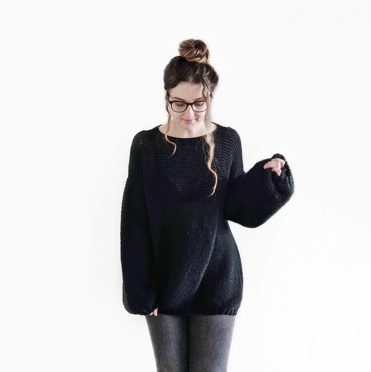 SIMPLE OVERSIZED JUMPER KNITTING PATTERN by KNITS PLEASE – Knits Please
